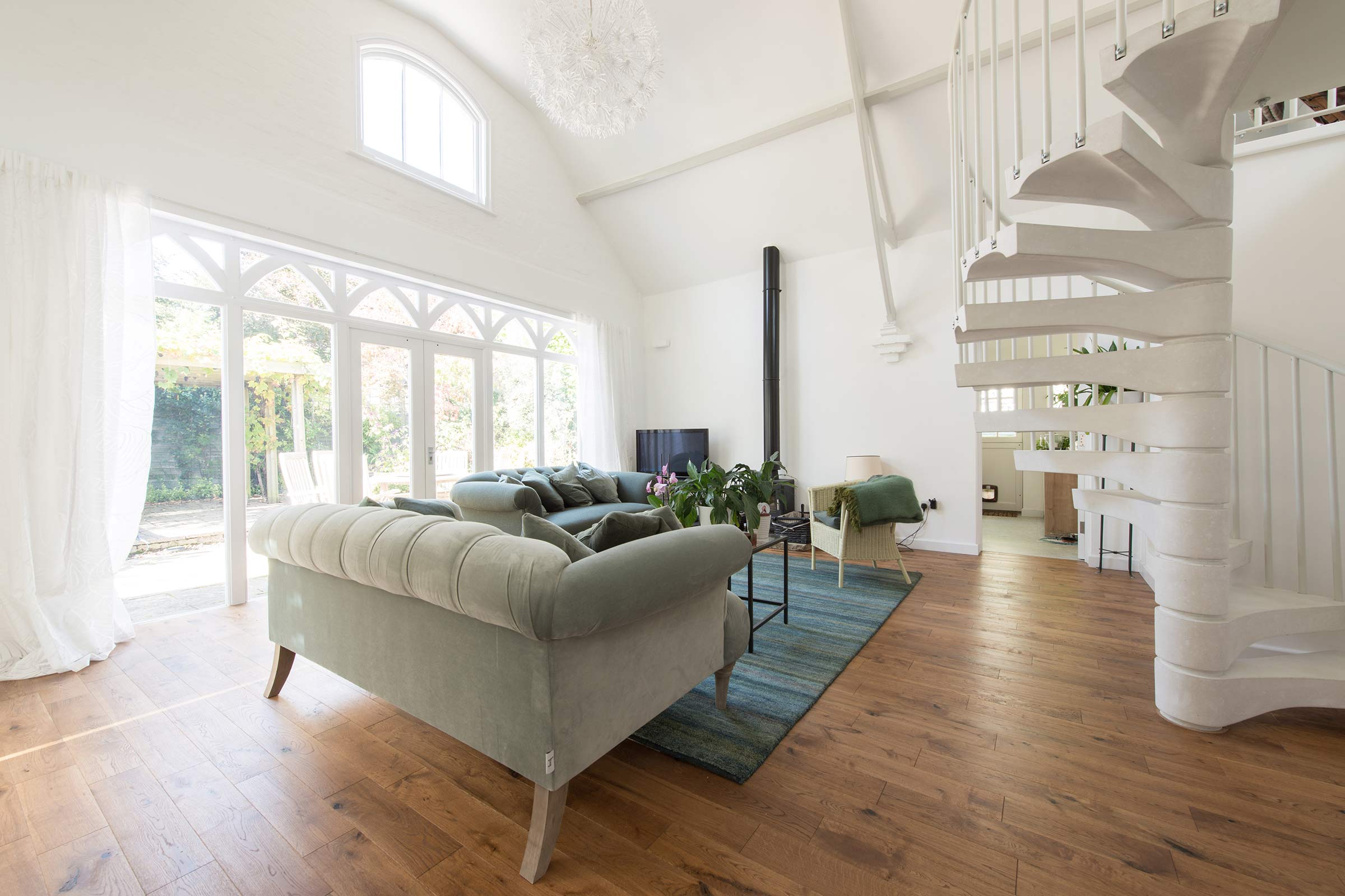 A beautiful chapel conversion in Surrey with golden oak wood floors – V4