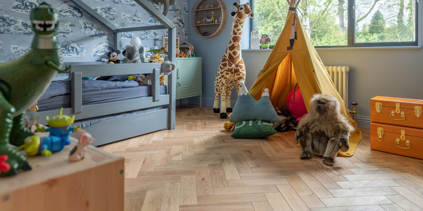 About V4 Wood Flooring, a UK wood floor company